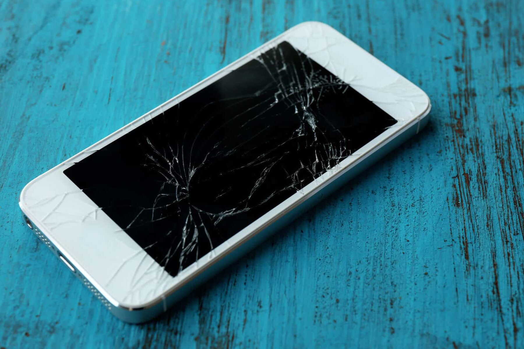 Descubre el significado de soñar con el celular roto