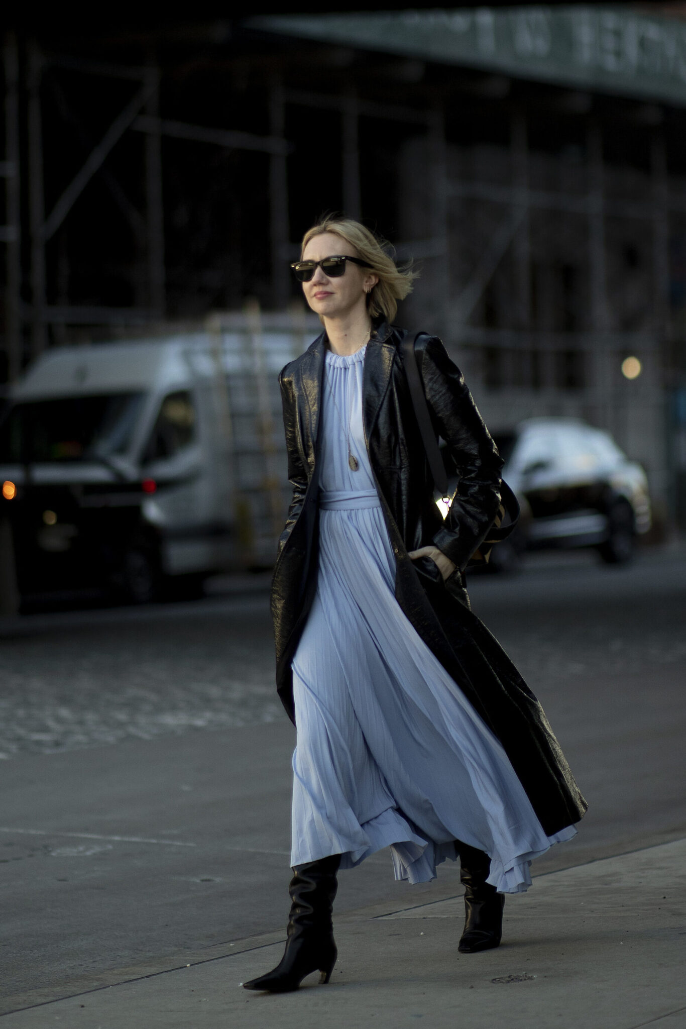 Guía definitiva: El calzado perfecto para un vestido midi