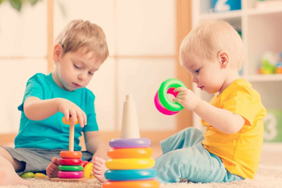 ¿Por qué no quieren jugar con mi hijo? Descubre posibles razones